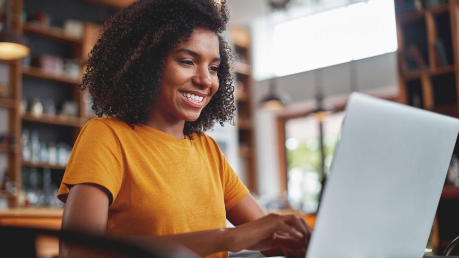 Employee Experience | Deskbee